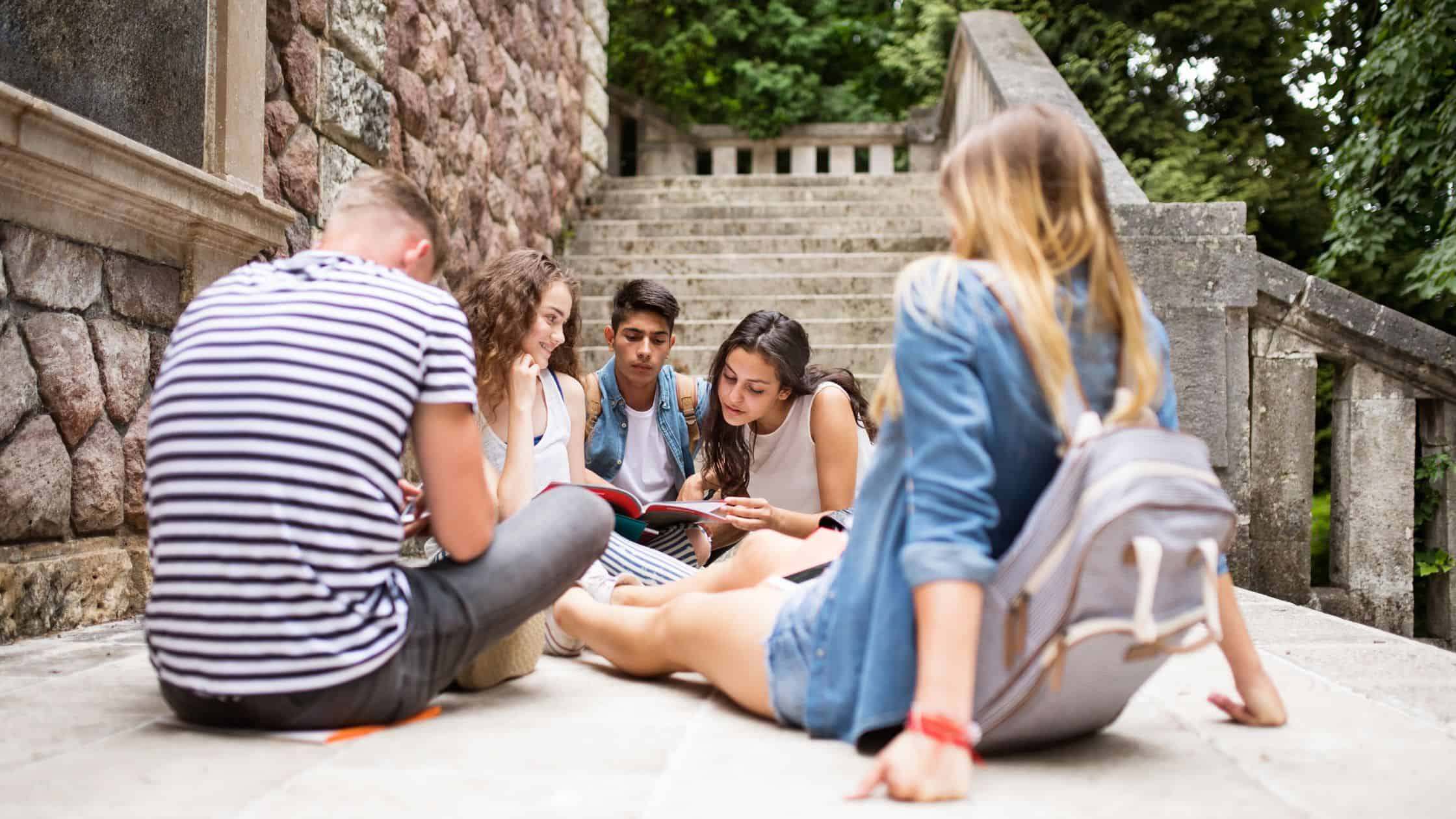 8 Powerful Prayers for Teenagers