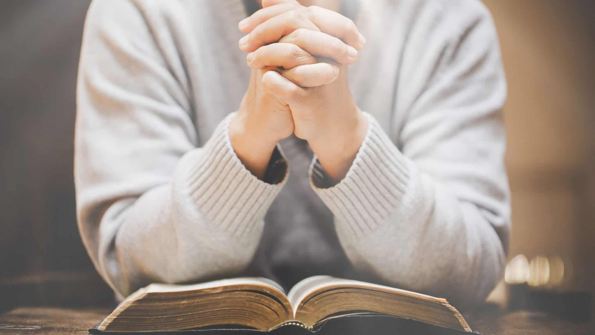 21 Best Praying Scriptures in the Bible